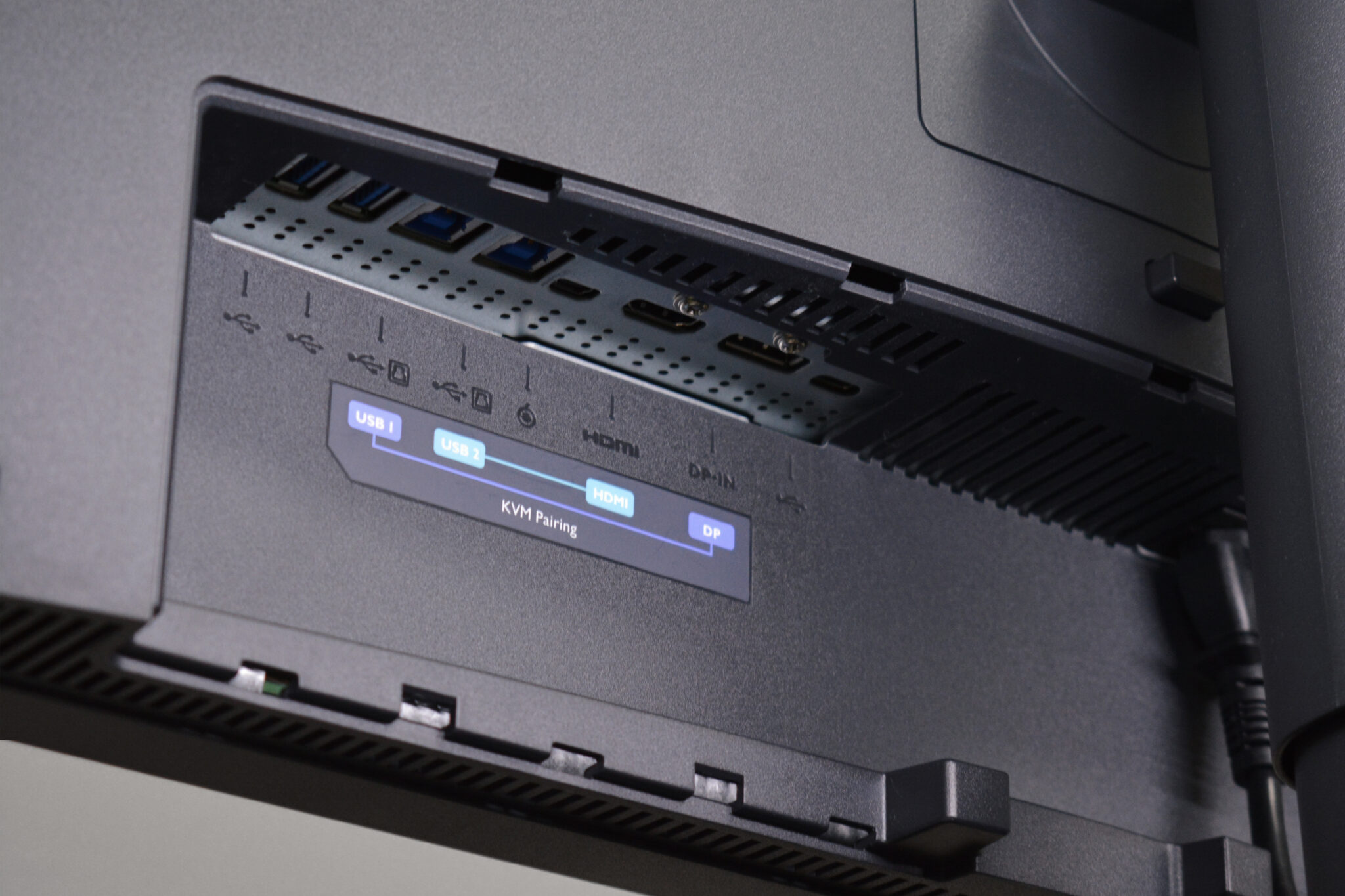 設計師的好夥伴 – 【BenQ PD2705U 專業設計繪圖螢幕】開箱超完整使用心得